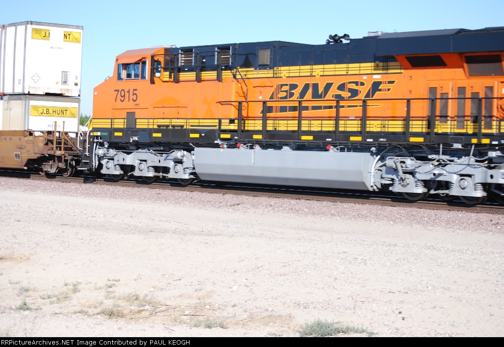 BNSF 7915 rolls eastbound with a Z-Train as she starts to slow down for the yard.
